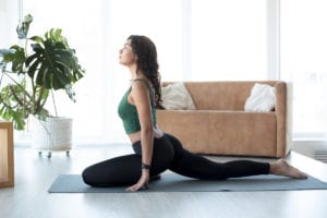 Anterior vs Posterior Pelvic Tilt: Difference, Causes & Symptoms